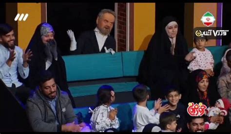 عروسک جواد خیابانی روی آنتن زنده رونمایی شد