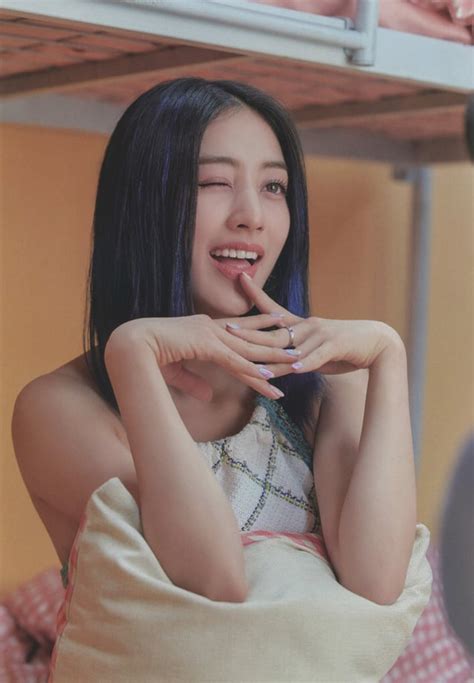 Jihyo R Jihyo