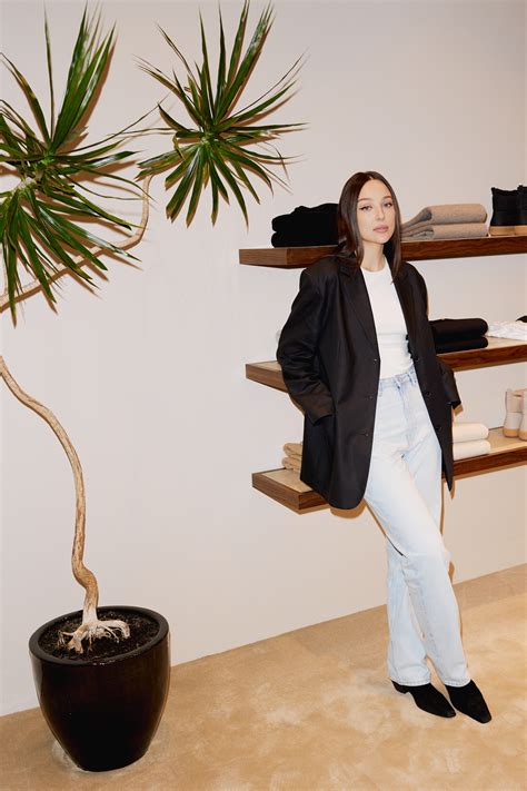 Как флагманский магазин 12 Storeez превратился в цветущий сад — и кто уже успел в него заглянуть