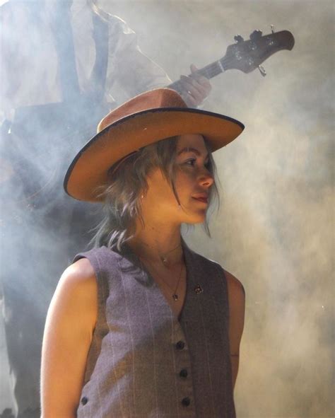 Hourly Phoebe On Twitter Phoebe Pheobe Bridger