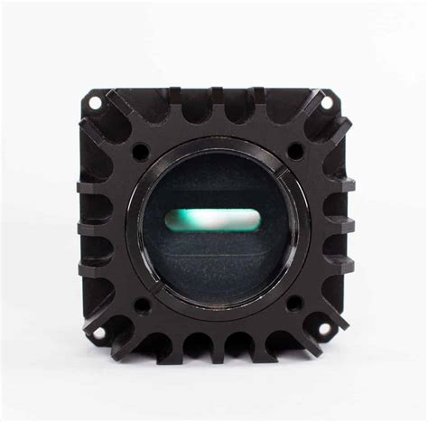 First Commercially Available Ingaas Sensor With A Pitch Of 7 5um Nit New Imaging Technologies