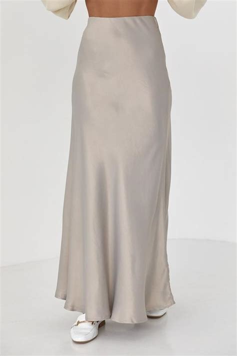 Атласна спідниця — ціна 1200 грн у каталозі Довгі спідниці Купити