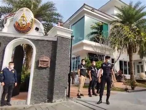 ตะลึง บุกคฤหาสน์หรู นายทุนจีน พบช่องลับ หัวรถไฟในบ้าน มีคลิป