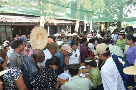 တပ်မတော်မြစ်တွင်းသွား ဆေးရုံရေယာဉ် ရွှေပုဇွန် နှင့် မြစ်ရေယာဉ် စကု