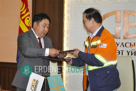 ЭРДЭНЭТ ҮЙЛДВЭР “ЗҮҮНБАЯН ТӨМӨР ЗАМ” КОМПАНИ ХАМТРАН МОД ТАРИХААР САНАМЖ БИЧИГТ ГАРЫН ҮСЭГ ЗУРЛАА