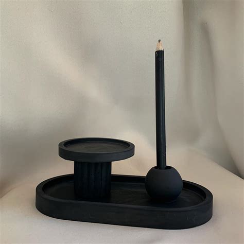 ชุบชีวิตขยะฝาขวดน้ำให้เป็นวัสดุตกแต่งผิว และเฟอร์นิเจอร์ Design Makes A Better Life