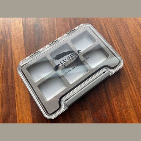 Magnetic Small Compartment Box