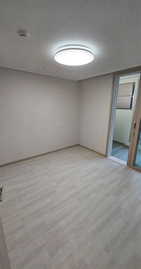 친절하게 청소과정 잘 안내해주셔서 좋았습니다 그리고 청소하시면서 꼼꼼하게 하자체크해주시니 도움도많이됐어요 다음 이사때 또 여기 이용할게요 숨고 숨은고수