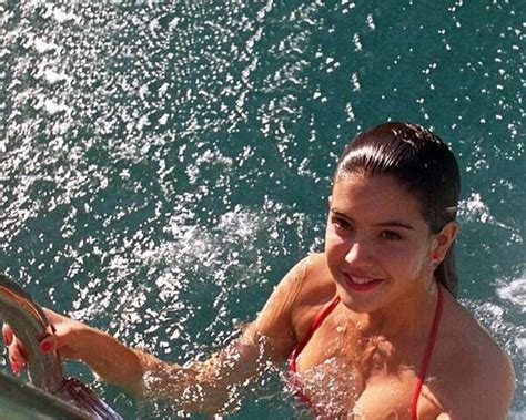 Phoebe Cates In Red Bikini In Pool Fast Times At Ridgemont High 8x10