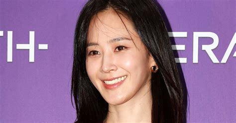 소녀시대 유리 12월 이달의 가수 선정…가수→배우 흑진주의 눈부신 활약 [ten차트]