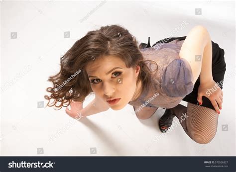 Very Beautiful Girl On Her Knees Stockfoto 570556327 Shutterstock