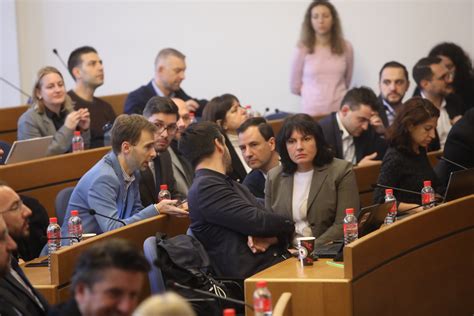 Четвърти опит за избор на председател на СОС Сн 2 Фото галерии Vesti Bg