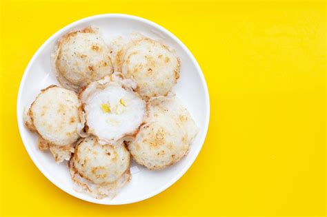 카놈 크로크 태국 코코넛 밀크 디저트 코코넛 라이스 팬케이크 과일에 대한 스톡 사진 및 기타 이미지 과일 끈적거리는 노랑