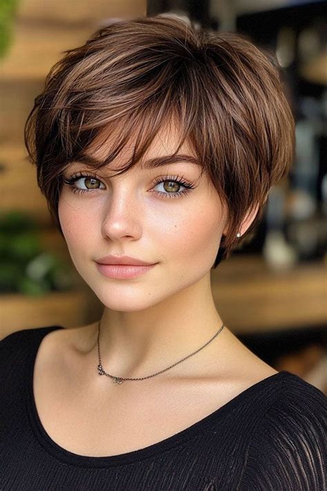 30 Trendsetting Bixie Haircuts To Try Right Now Em 2024 Cortes De
