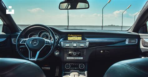 블랙 메르세데스 벤츠 차량 스티어링 휠 사진 Unsplash의 무료 자동차 이미지