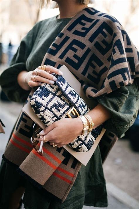 Fendi Baguette The Ultimate Fashion Statement Vestito Chic Moda
