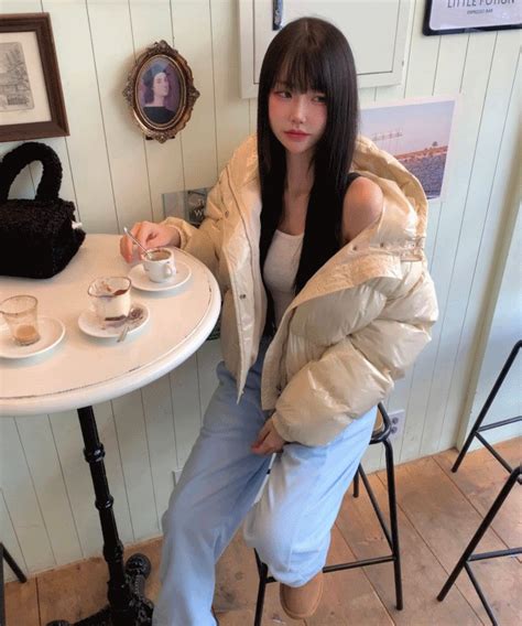 [ 주문대폭주 당일출고] 유광 글로시 투웨이 크롭 후드 패딩 4color 에이블리