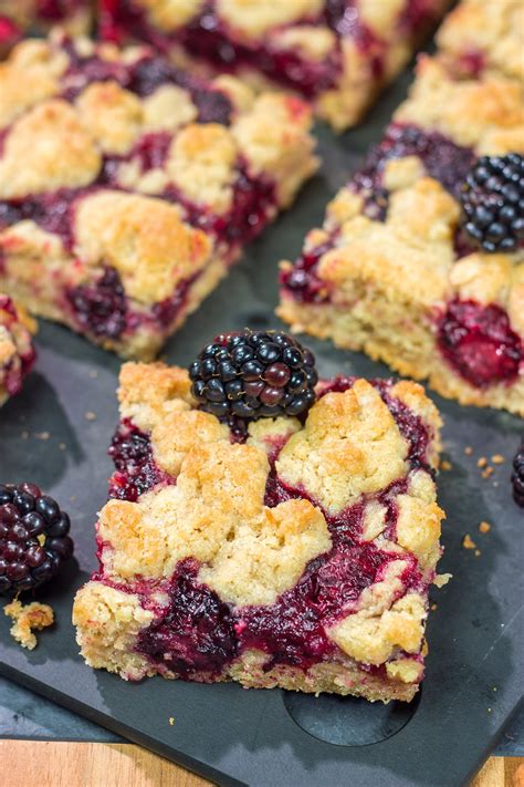 blackberry crumb bars