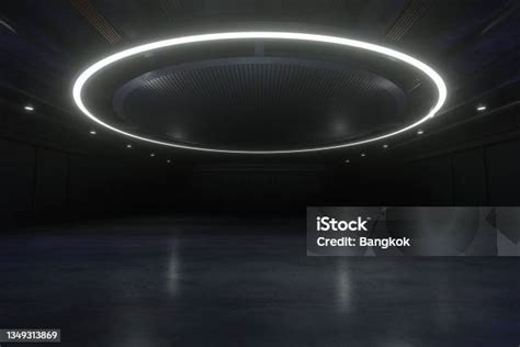 모형 및 기업 아이덴티티를 위한 빈 스테이지 디자인 Hall의 Displayplatform 요소 그래픽 리소스장면 이벤트에 대한 빈 화면 시스템은 야간 조명 스테이징3d