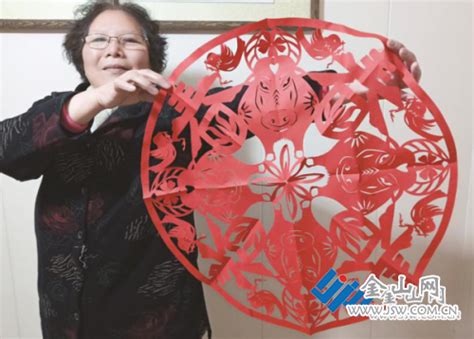 福牛迎春 中国镇江金山网 国家一类新闻网站