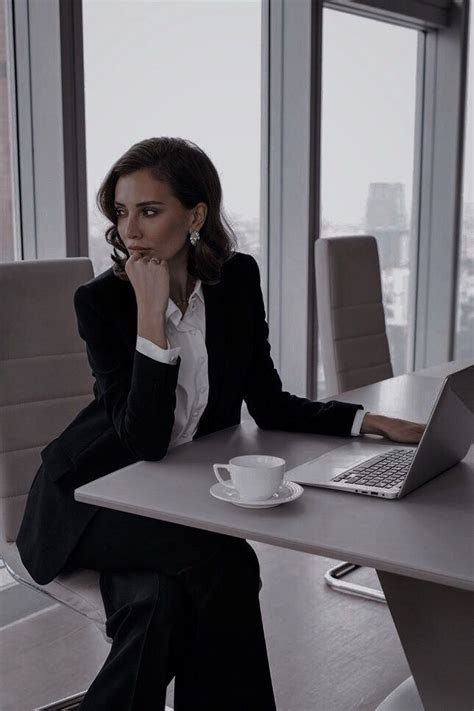 Career Woman Donne Daffari Idee Di Moda Idee Di Fotografia