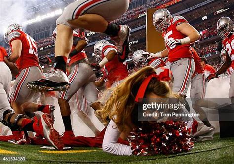 Cheerleader Tumbling Photos And Premium High Res Pictures Getty Images