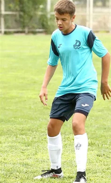 Хеттрик на Кирилов младши за титла на юношите до 17 години Утро