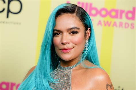 Karol G La única Artista De Talla Mundial En El Nuevo Video Del Himno