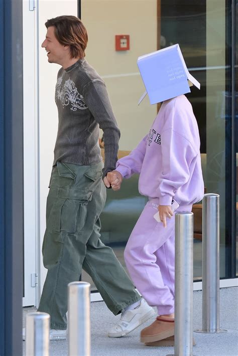 Millie Bobby Browns Paparazzi Disguise Has Gone Viral