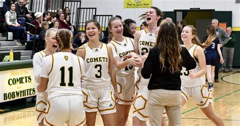 Comets Beat Undefeated Cougars Jade Garceau And Ruby Dasaro Lead Comet Offense Sports