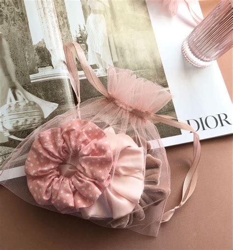 Pin By Cátia Dall Agnol On Costura Diy Hair Scrunchies Diy Hair Accessories Ribbon