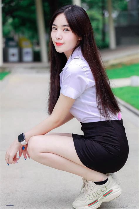 นักศึกษาสาว