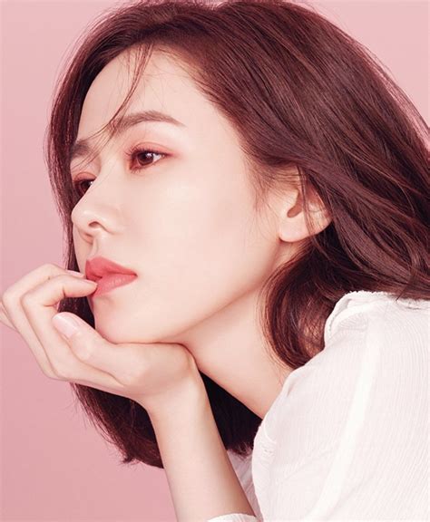 Bí Mật Trẻ Hóa Làn Da Của Chị đẹp” Son Ye Jin Elle