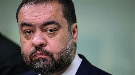 Castro Está Na Bica De Trocar De Papel No Enredo Da Delinquência