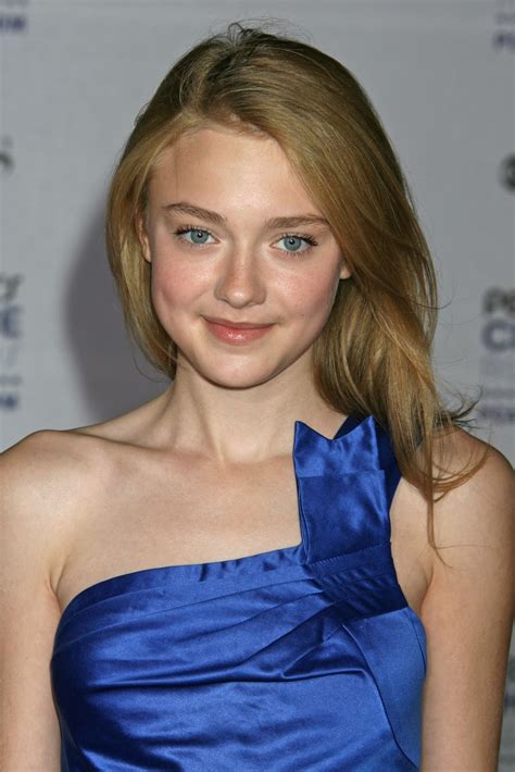 Cinema Photos And Wallpapers Dakota Fanning Hot Picture Dakota