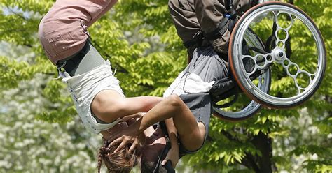 아름다운 예술 서커스