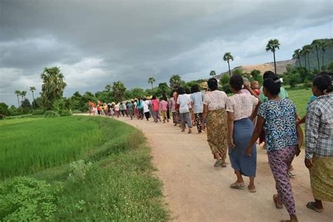 ရွှေရေကြည် သပိတ် စစ်ကြောင်း အကြမ်းဖက် စစ်ကောင်စီ ဖြုတ်ချရေး ချီတက် ဆန္ဒပြ Khit Thit Media