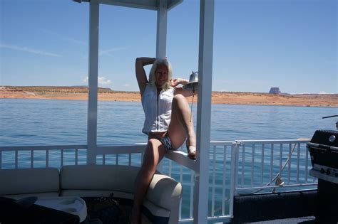 46 Foot Pontoon Boat Thongs Are The Best 👍 Takestwo711 Flickr