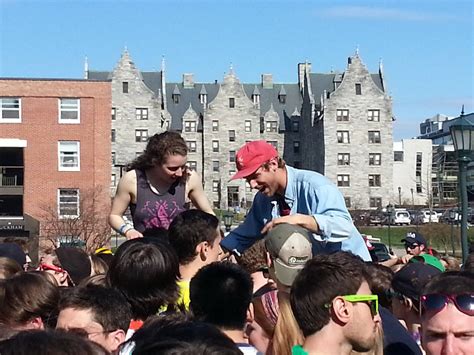 Uvm Springfest Scrolller