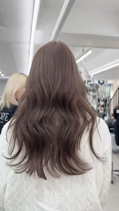 염색 하나만으로 바뀌는 분위기 •• 뒷모습까지 챙겨주세요 ♥️ 샵꽁뜨한비쌤 홍대미용실 염색잘하는곳 염색추천 염색 여자머리 베이지염색 브라운염색 탈색없이염색