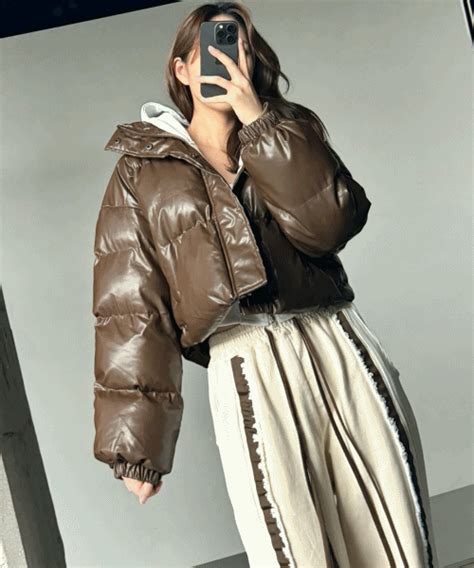 하이넥 볼륨 레더 글로우 크롭 숏패딩 가죽패딩 집업 레더패딩 에이블리
