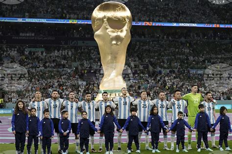 Двубоят между Аржентина и Мексико бе игран пред рекордна публика Утро