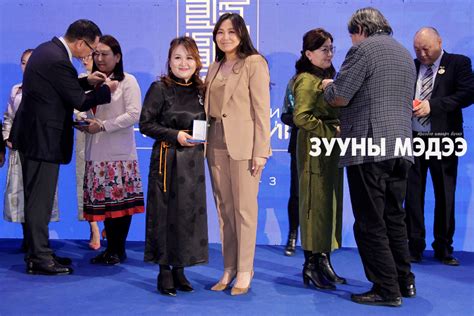 Фото Үндэсний бичиг үсгийн баяр Монгол бичигтэн үзэсгэлэн нээгдлээ