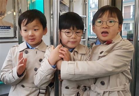 韩国表情包男孩兄弟三胞胎，宋民国走红有绝招