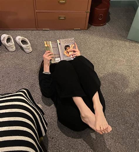 Mary Beth Barones Feet