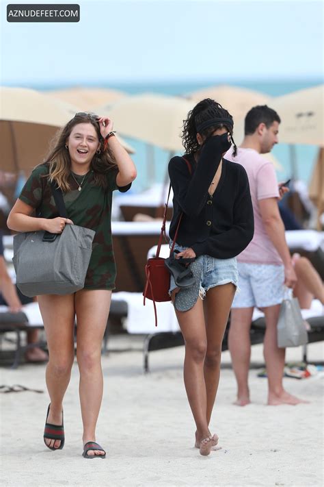 Malia Obama Feet Aznudefeet