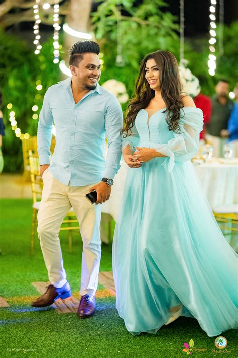 සුරංගනාවියක් වගේ සැරසිලා උපන්දිනය සැමරූ ජනප්‍රිය ගායක අශාන් ප්‍රනාන්දුගේ ආදරණීය බිරිඳ