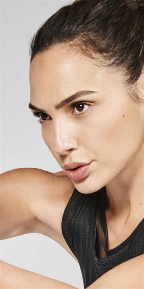 Celebrity Gal Gadot Brunette Actress Israeli Brown Eyes 1080x2160
