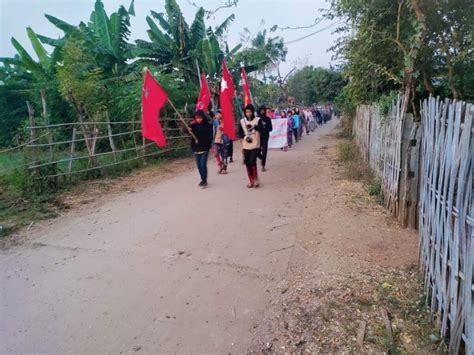 ယင်းမာပင်တွင် အကြမ်းဖက်စစ်ကောင်စီ ချေမှုန်းရေး ချီတက် ဆန္ဒပြ Khit Thit Media