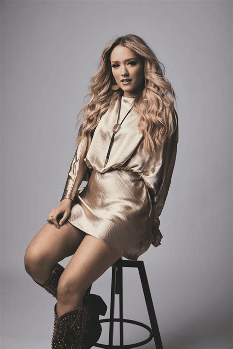 Emily Ann Roberts Embraces Her Roots On Standout Debut Album Cant